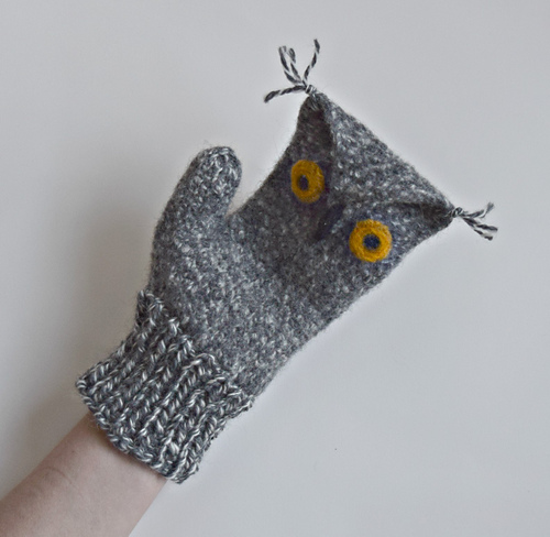 Ravelry: Owl Mittens pattern by Cindy Pilon