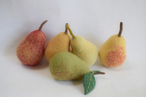 Ravelry: Felted Pears pattern by Cindy Pilon