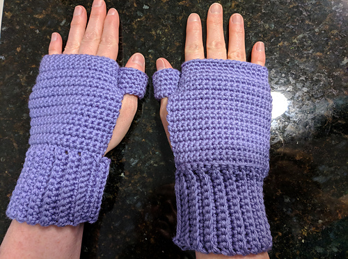 Ravelry: Julie's Palmless Fingerless Gloves pattern by Julie Morgy