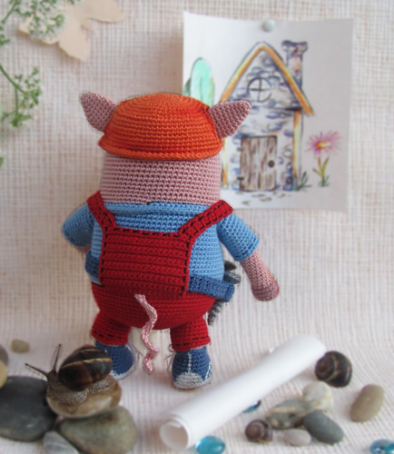 Ravelry: 0021 Pig the Builder called Naf-Naf pattern by CrochetPatternGuru