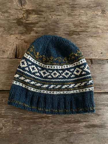 Ravelry: 214-65 Holly Jolly Hat pattern by DROPS design
