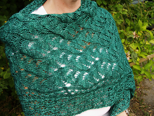 Ravelry: Selkie pattern by Caerthan Wrack
