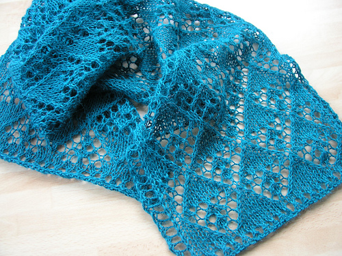 Ravelry: Hillingar pattern by Caerthan Wrack