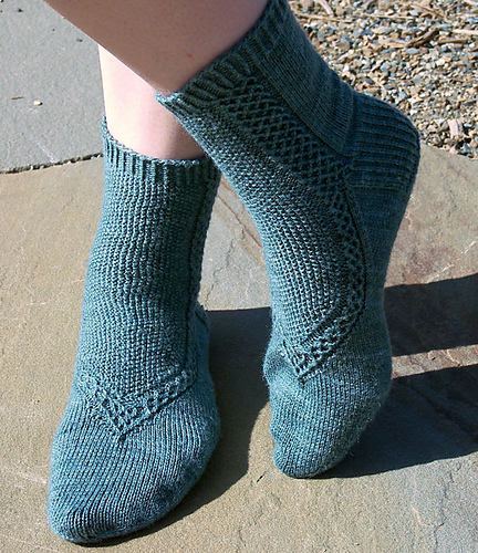 Ravelry: Glass Slippers pattern by Cailyn Meyer