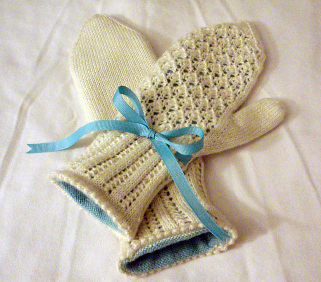 Ravelry: CambriaW's Heritage Silk Lace Mittens