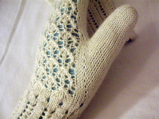 Ravelry: CambriaW's Heritage Silk Lace Mittens