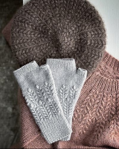 Ravelry: Field Mittens pattern by Camilla Vad