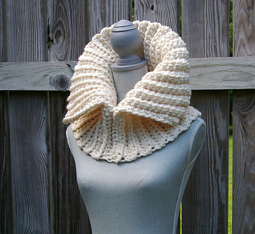 Ravelry: The Split Cowl pattern by Candace's Closet