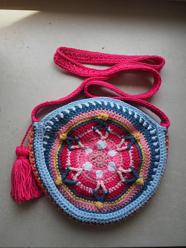 Ravelry: 186-10 Summer Treasure pattern by DROPS design