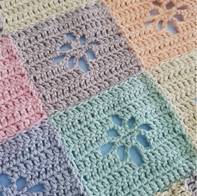 Ravelry: Filet Flower Square pattern by Carmen Jorissen