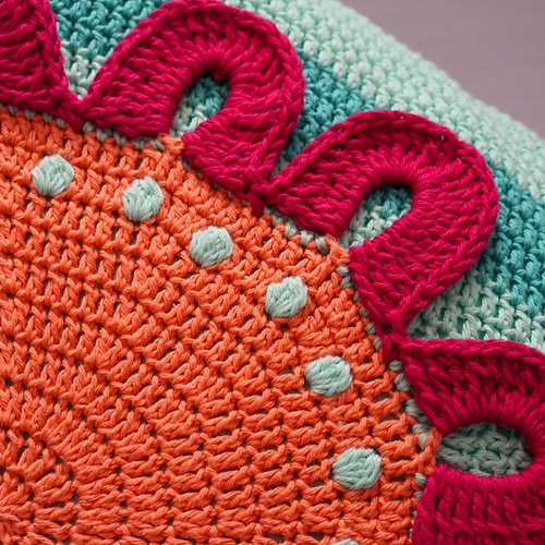 Ravelry: Floral Pop Cushion pattern by Carmen Jorissen