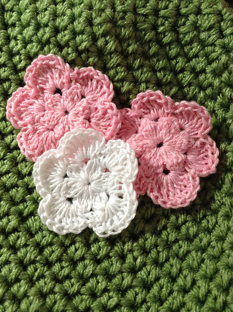 Ravelry: Crochet Thread Flower pattern by Karen Vaughn