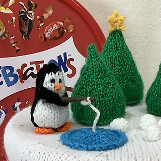 Ravelry: Christmas Cake Sweets Tub Cover pattern by Carol Connelly