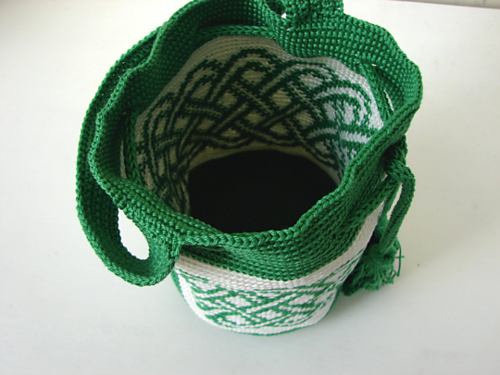 Ravelry: Celtic braid bag pattern by Carolina Speek