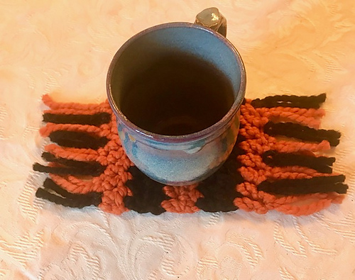 Ravelry: Chunky Hallowe'en Mug Rug pattern by Pam Carr