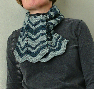 Ravelry: CascadeKnitter's Zig Zag Scarf
