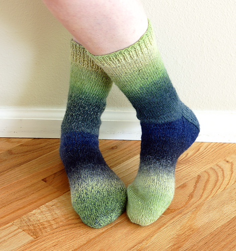 Ravelry: Knot Fussy Socks pattern by Cheryl Chow