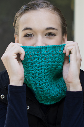 Ravelry: Ric Rac Cowl pattern by Shannon Dunbabin