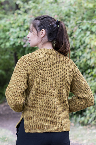 Ravelry: Saddle Shoulder Cardigan pattern by Nancy Wiseman