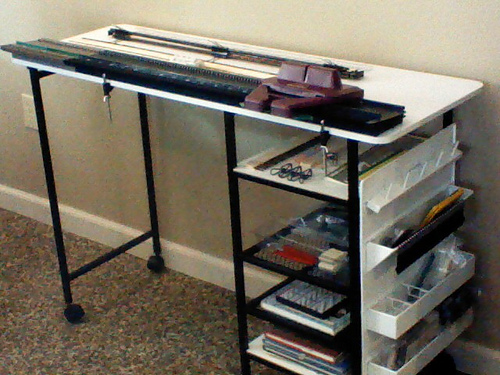 Ravelry: CraftedCollage's 'How to' links (machine & hand knitting)