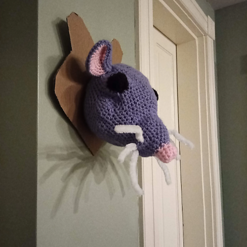 Ravelry: Taxidermy-Style Giant Rat Head pattern by Louis Rosenberg