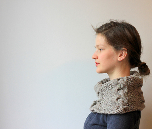 Ravelry: Wavy Moss Cowl pattern by Cedar Box Knits