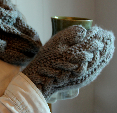 Ravelry: Wavy Moss Mittens pattern by Cedar Box Knits