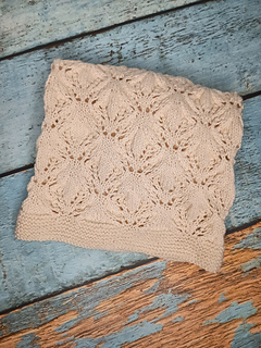 Ravelry: Manta Hojas pattern by Celina Castillo