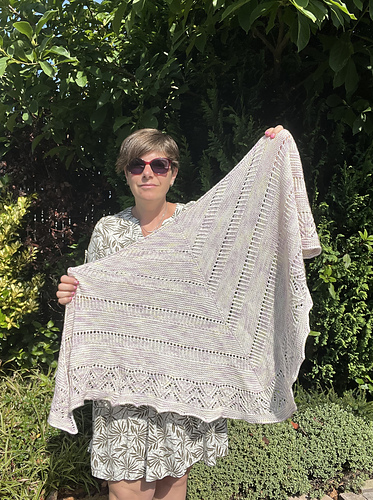 Ravelry: Morning Light pattern by Nadia Crétin-Léchenne