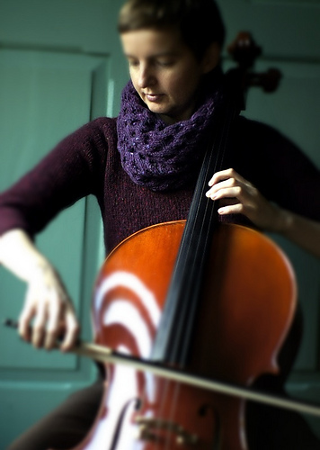 Ravelry: Honeycomb cowl pattern by Cello Knits