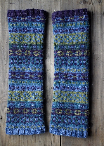 Ravelry: Fair Isle armwarmers pattern by Cello Knits