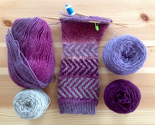 Ravelry: from the Zig to the Zag pattern by Cello Knits