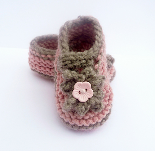 Ravelry: Simple Seamless Cute Classic Baby Shoes pattern by Katy Farrell