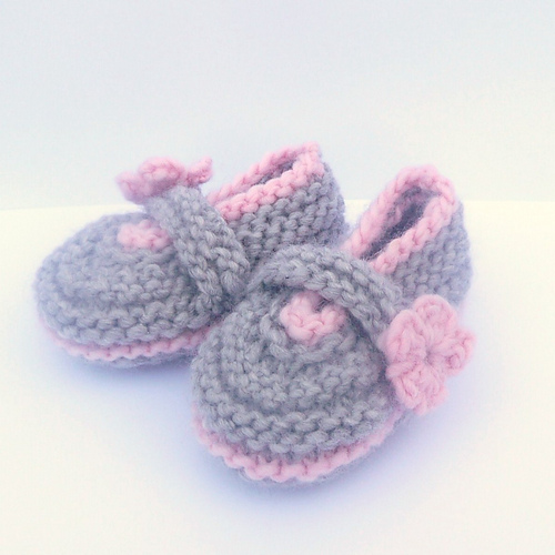 Ravelry: Cosy Toes Baby Shoes pattern by Katy Farrell