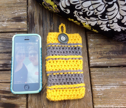 Ravelry: Bold Stripes Cell Phone Cozy pattern by Janaya Chouinard