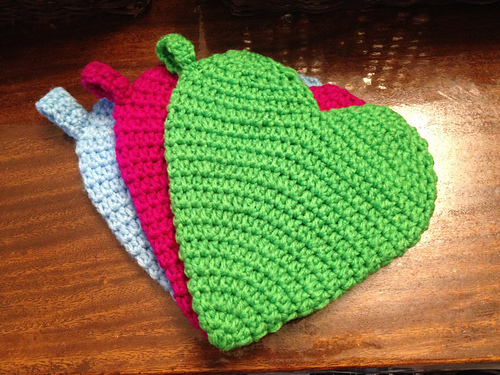 Ravelry: Heart Potholder pattern by Erangi Udeshika
