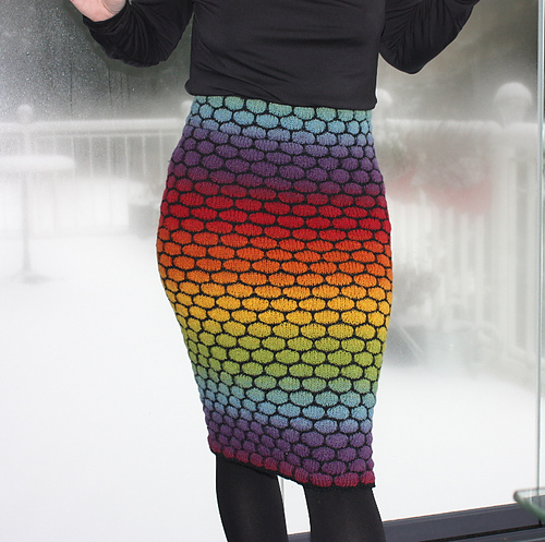 Ravelry: The Rainbow and the Bee pattern by Chibcha Olivia