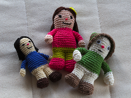 Ravelry: Small simple crochet doll pattern by Carmen Rosemann