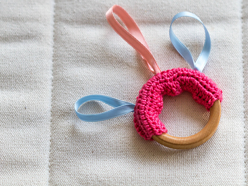Ravelry: Simple Baby Teething Ring pattern by Carmen Rosemann