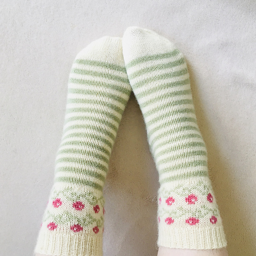 Ravelry: Alice socks pattern by Sandrine Vos
