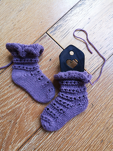 Ravelry: Sharalanda socks pattern by Jacki Badger