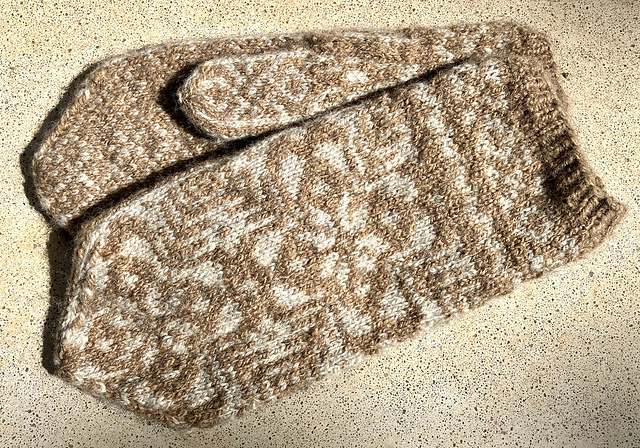 Ravelry: Men’s Large Selbu Mitten pattern by Barbara A. Peterson