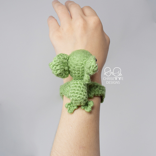 Ravelry: Bat Bracelet Batlet pattern by Chrisette Designs
