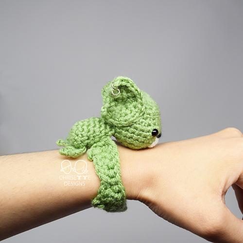 Ravelry: Bat Bracelet Batlet pattern by Chrisette Designs