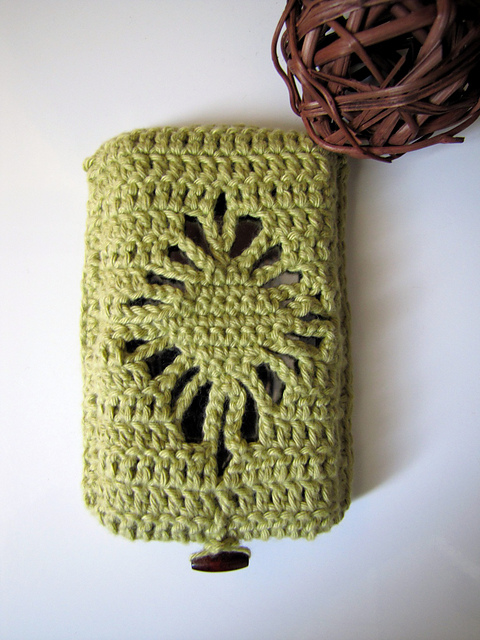 Ravelry: Mobile Phone Case with Diamond Pattern pattern by Chrystaldesign
