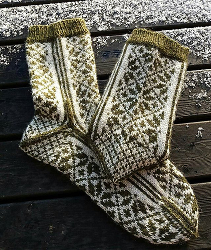 Ravelry: Nordic Stars pattern by Emilie Bjørnå