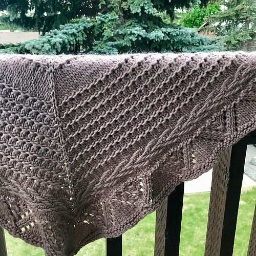 Ravelry: Saeth pattern by Frances Othen-Wales