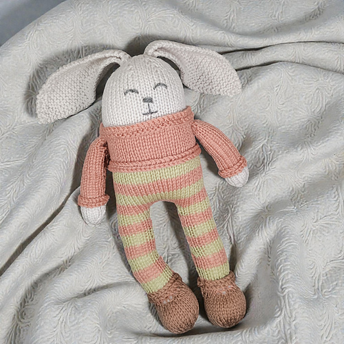 Ravelry: Juno Bunny pattern by Claire Fairall Designs