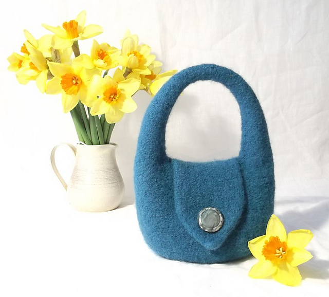 Ravelry: "Charlotte" Felt Handbag pattern by Claire Fairall Designs