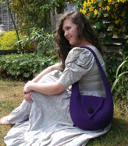 Ravelry: Bridget Felt Shoulder Bag pattern by Claire Fairall Designs